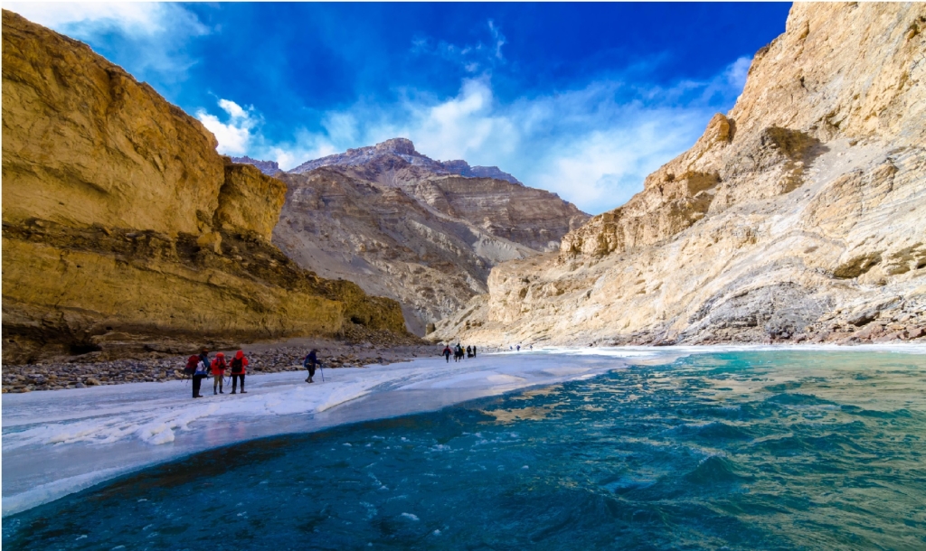 The breathtaking Chadar Trek: In Pictures - Advensure Blog