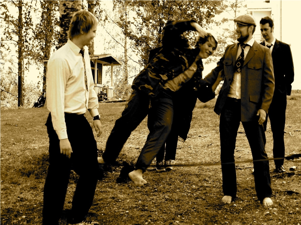 Slacklining: A Brief History and Why you should try it - Advensure Blog